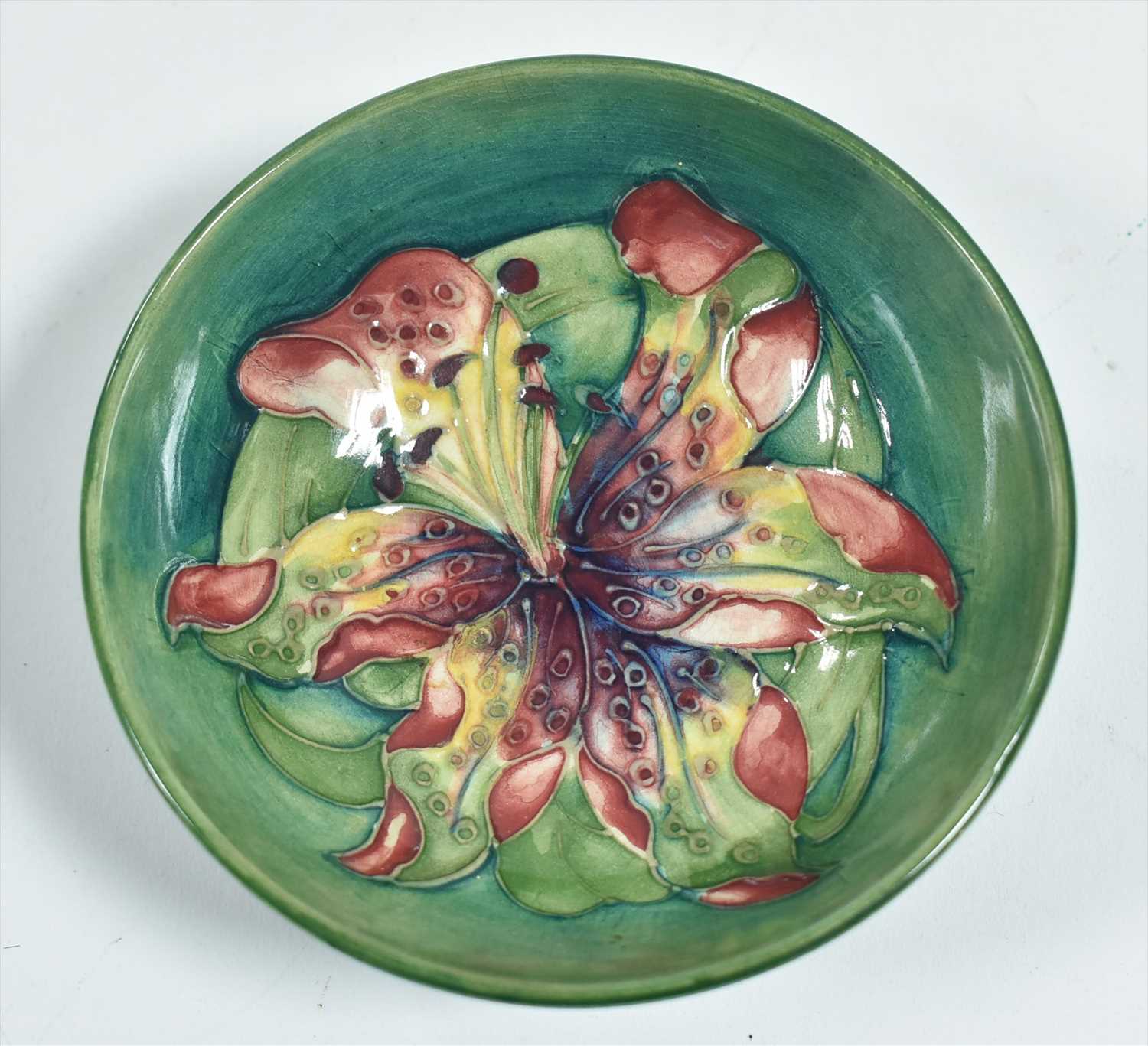 Lot 573 - Moorcroft columbine dish