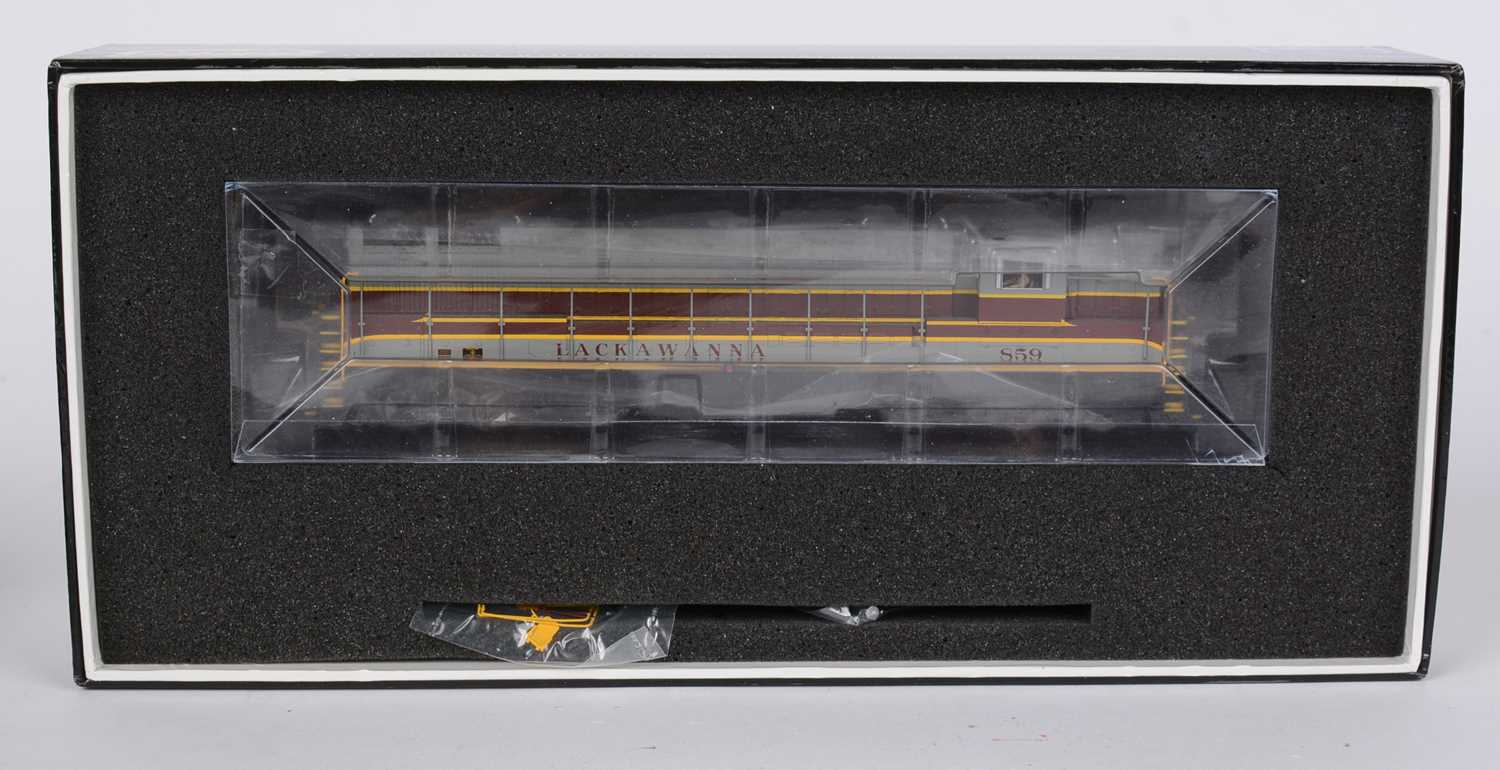 Lot 179 - Atlas Master Gold series FM Train Master